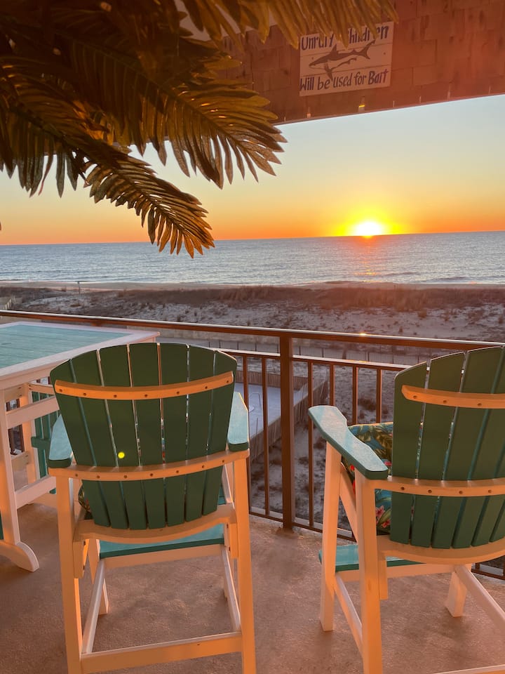 Ocean Front Condo With Pool - Ocean City, MD