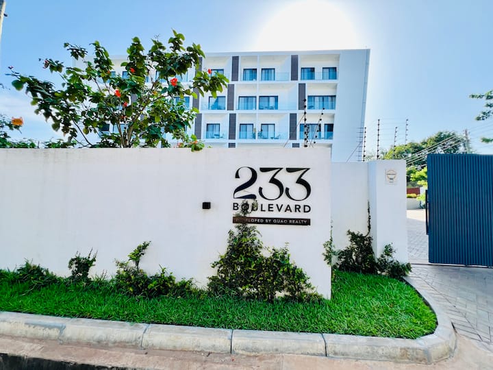 Plush Suite, Cantonments, Near The La Palm Beach - Accra