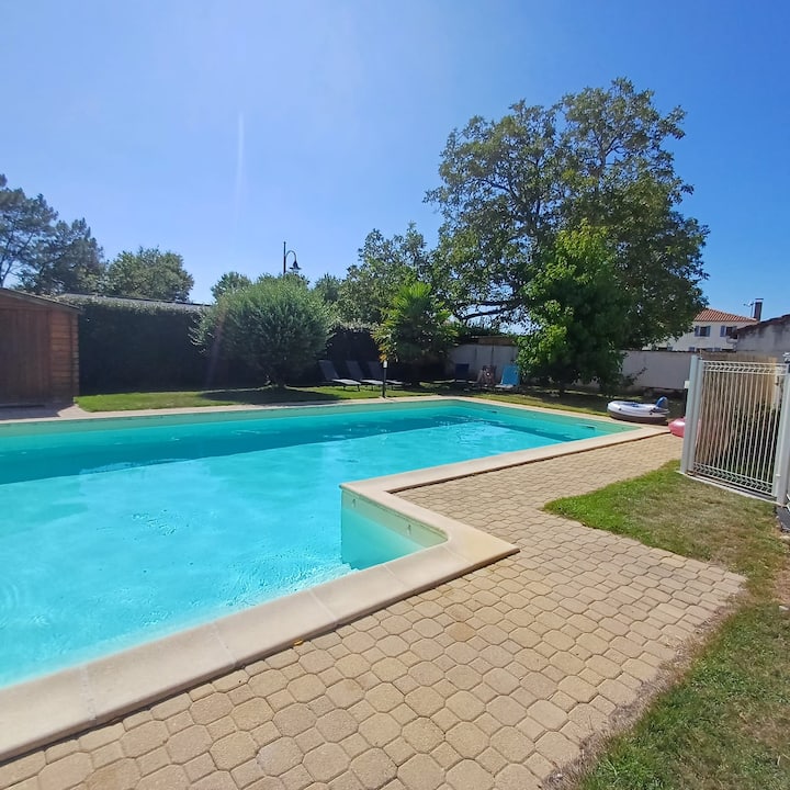 Le Fief Des Roses:le Chai - Mathes/la Palmyre(17) - Les Mathes