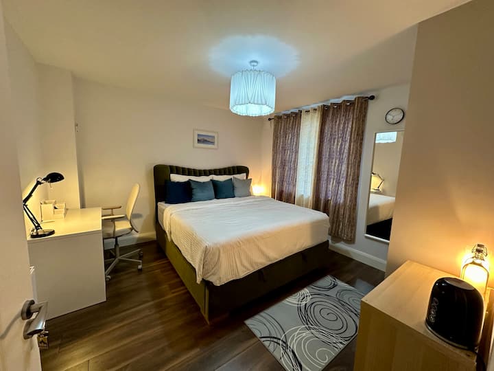 Cozy Bed Room, Study & Bathroom Near City Center - Dublino