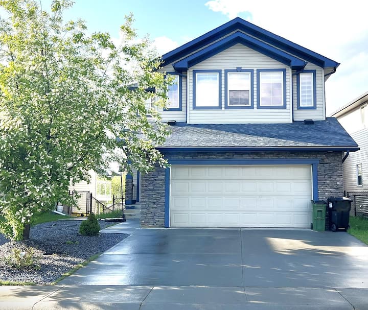 South Ed Stay: Relax In Our Spacious 3 Br Home - Edmonton
