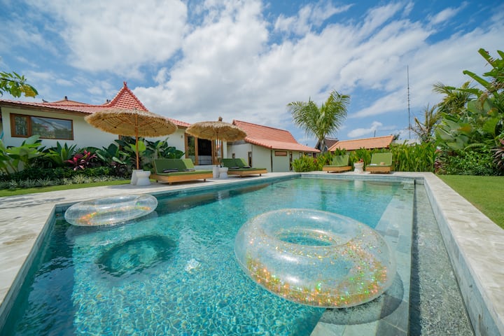 Canggu Luxury Stay • 14 Guests • Full Service - Bali