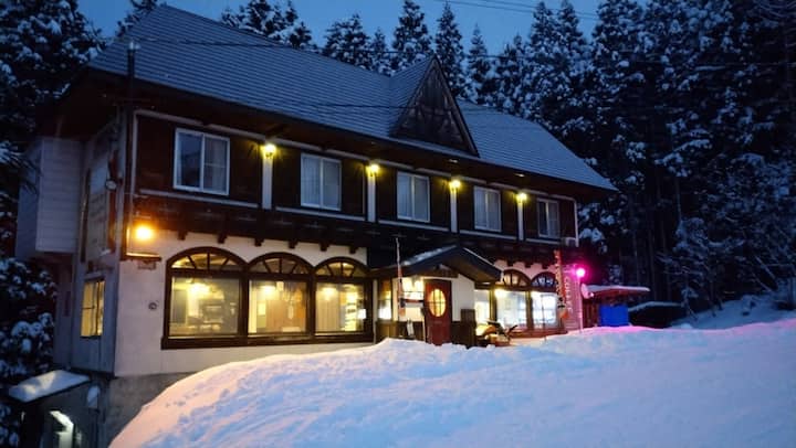 Redgate Lodge 5rooms (5–15guests)directly Skislope - Nakano