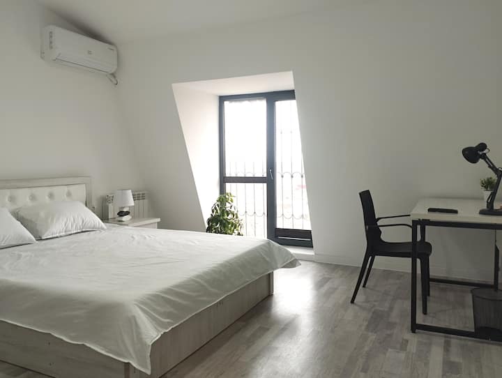 Quiet Attic With A Panoramic View Of Old Streets - Tashkent