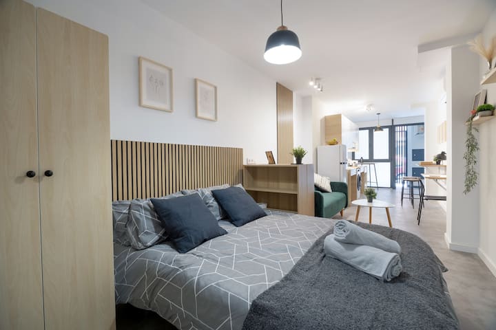 (B) Modern Self-contained Loft Near City Center - La Torre
