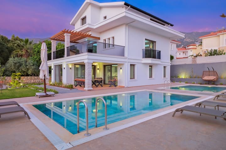 Buyuk Bahceli,jakuzili, Genis Villa Milagro - Ölüdeniz
