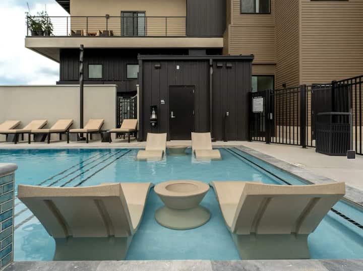 Upscale 1 Bedroom Apt - Pool/hot Tub/gym/ev - Springfield, MO