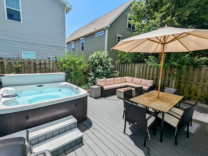 3 Br Beach Retreat (6 Min Walk) W/ Backyard Oasis - Carolina Beach, NC