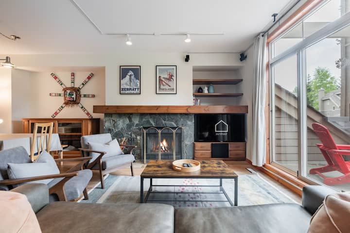 Spacious Townhome | Private Garage & Hot Tub | Bbq - Whistler Blackcomb