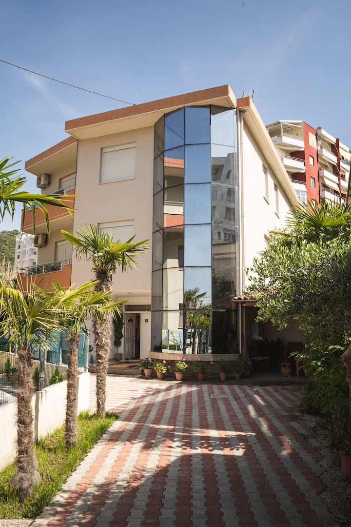 Lungomare Apartment - Vlorë