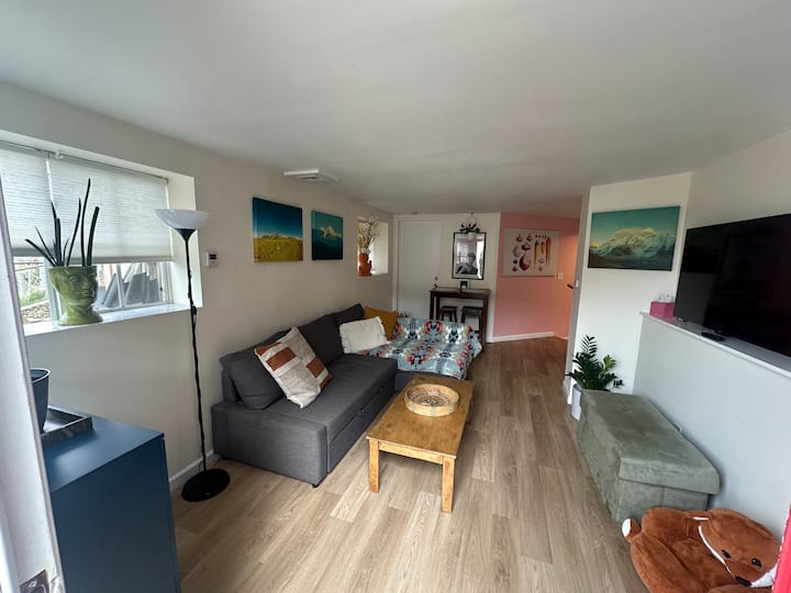 Centrally Located, Quiet, Child And Pet Friendly - San Diego, CA