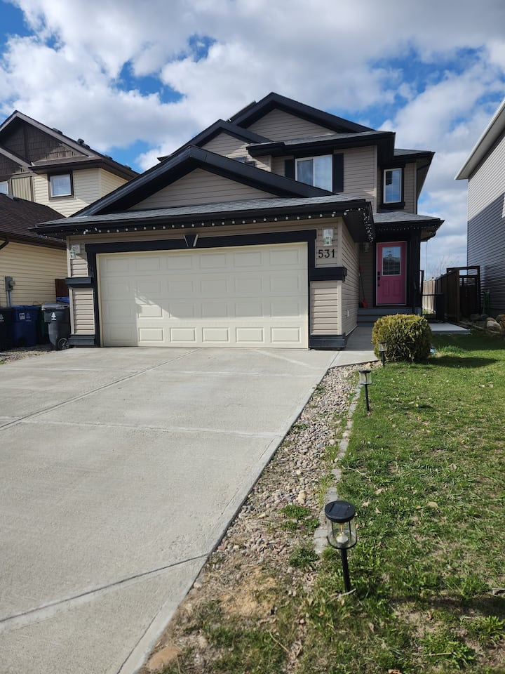 Cozy And Comfy Two Bedroom Basement Suite - Lethbridge