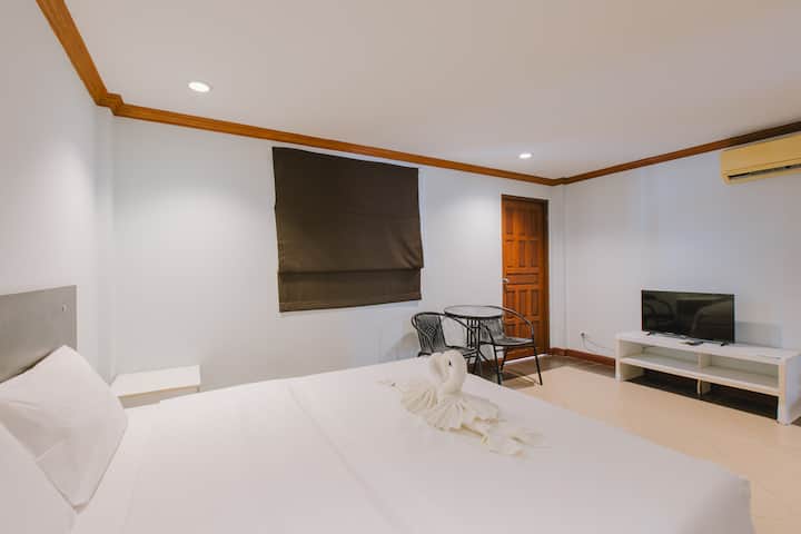 Vacation Hideaway In Patong Beach, Quiet Street - Patong Beach