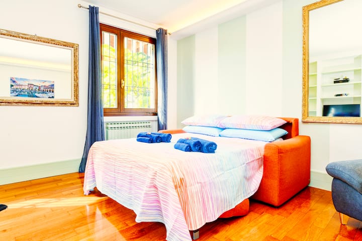 Desenzano - Finestre Ulivi | 2 Chambres & A/c - デゼンツァノ・デル・ガルダ