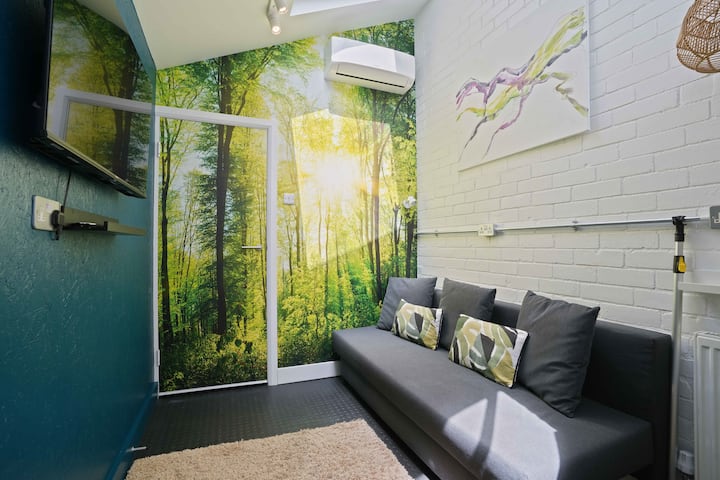 The Art House | Creative Garden Studio | Sleeps 4 - Sheffield