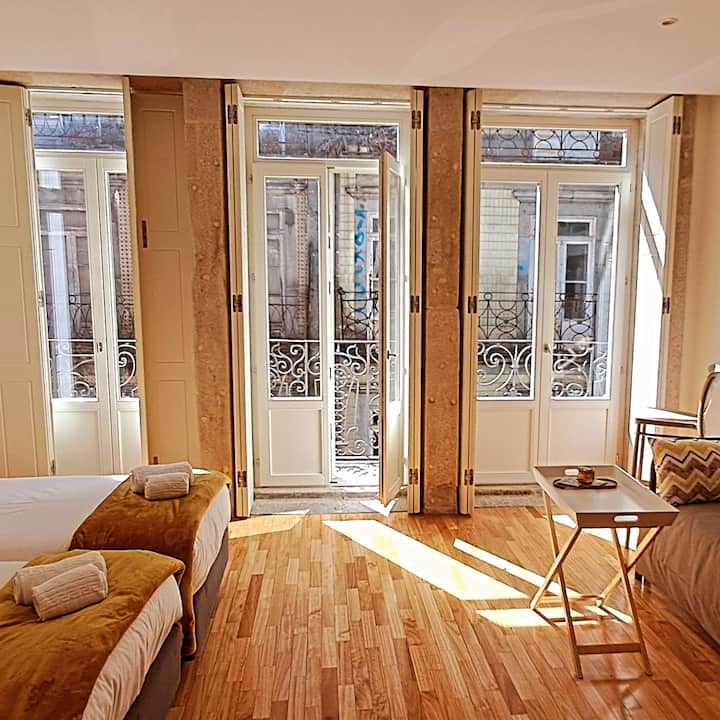 Charming Balcony Downtown - Oporto