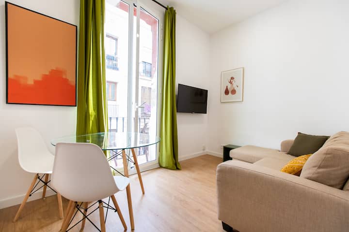 Central Apartment Montjuic 2br - Barcelona