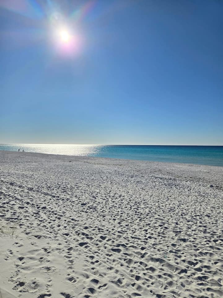 Your Beach Vacation At The Boat House Awaits! - Pensacola, FL