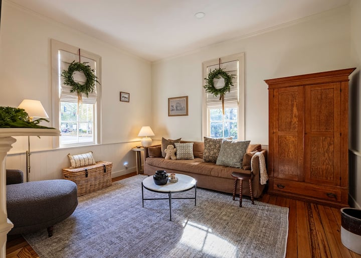 Grace Cottage | Historic Charm, Pets & Parking - Wilmington, NC