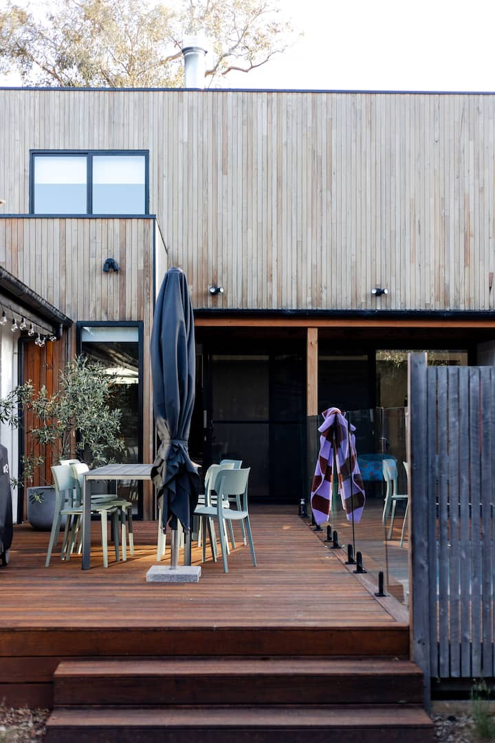 Quiet Coastal Escape With Pool - Geelong