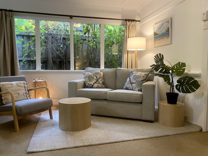 Sleeps 35 Motel, House & Pool - Dog Friendly - Byron Bay