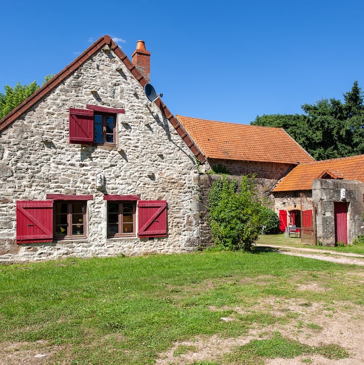 Domaine Saint Anges - 5 Gîtes - 18-20 Personnes - Le Creusot