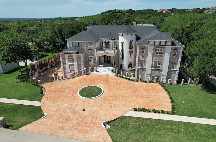 11,000 Sq Ft Luxury Mansion W/ Scenic Views - Cedar Hill, TX