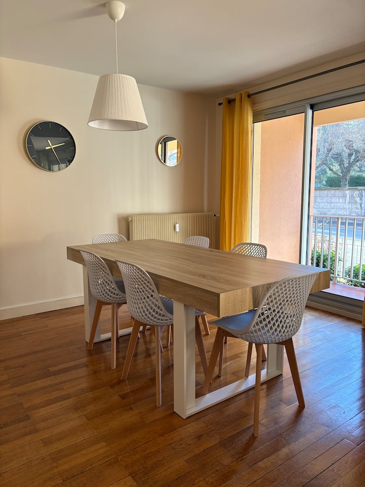 Logement 8pers Puy En Velay.
Petit Déjeuner Offert - Le Puy-en-Velay