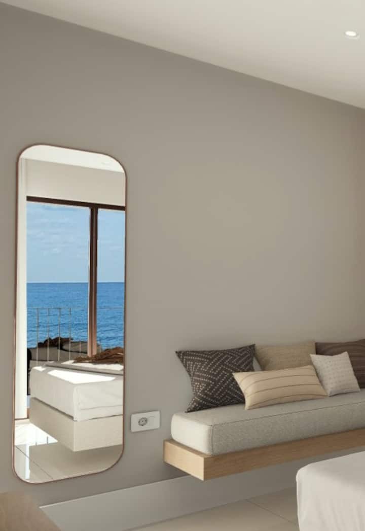 Seafront Boutique Room | Nãmi - Greece