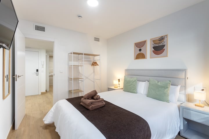For Remote Work, Centric With Digital Check-in - Alicante