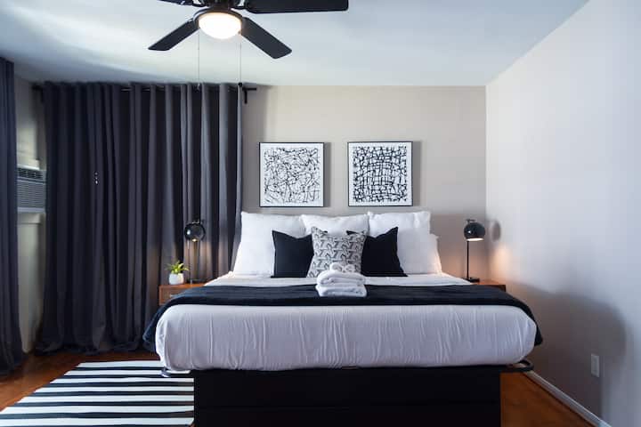 3br Montrose Dream Delight | Near Houston's Best! - Houston, TX