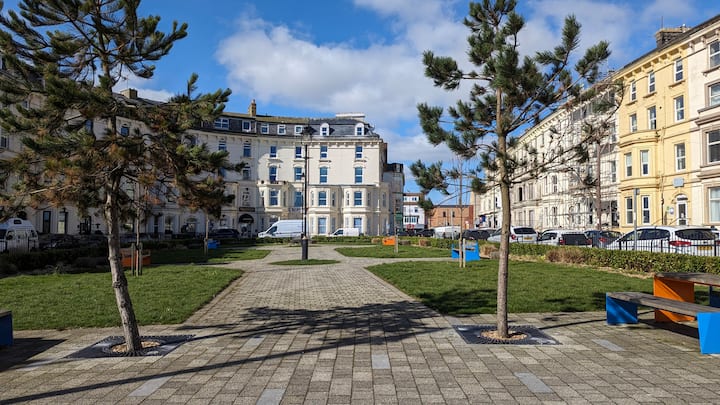 Spacious Ground Floor Sea View Apartment - Bridlington
