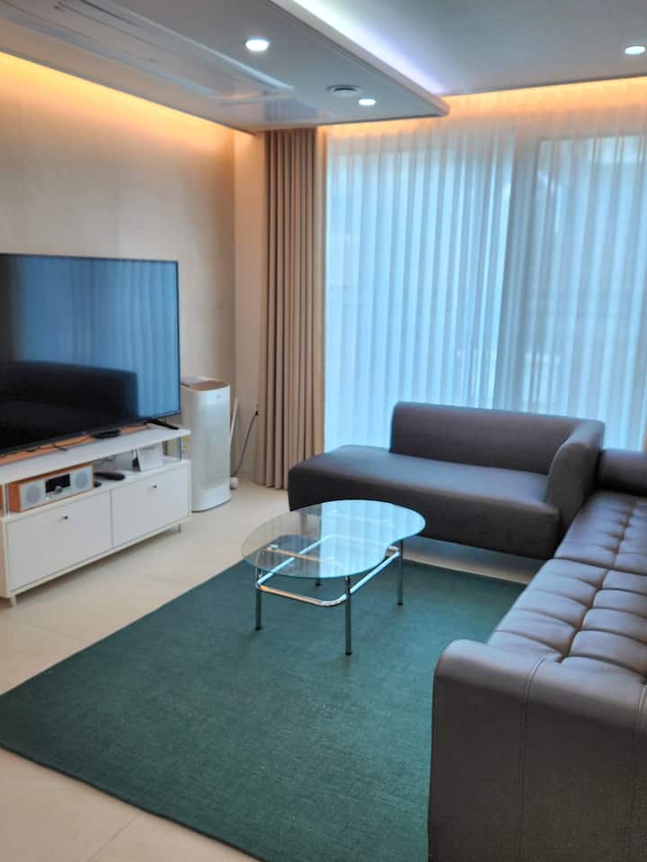 32-3br 2bath 4bed
E.v/무료주차/신축아파트/연남동도보6분/홍대역도보15분 - Seoul