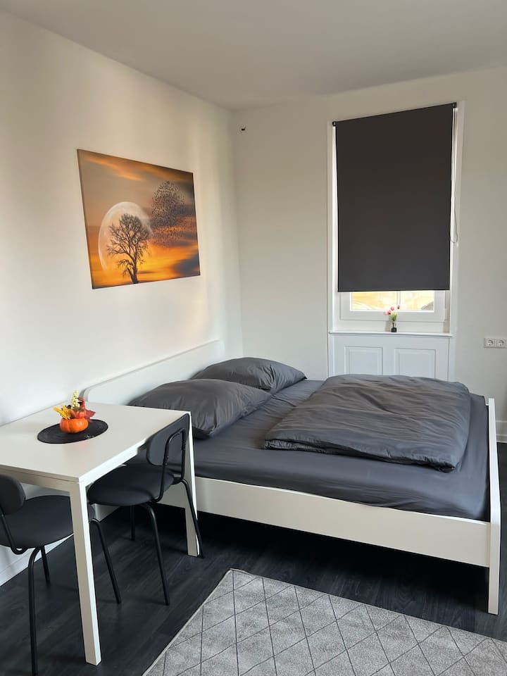 Genesis Apt. Room 2 - Stuttgart