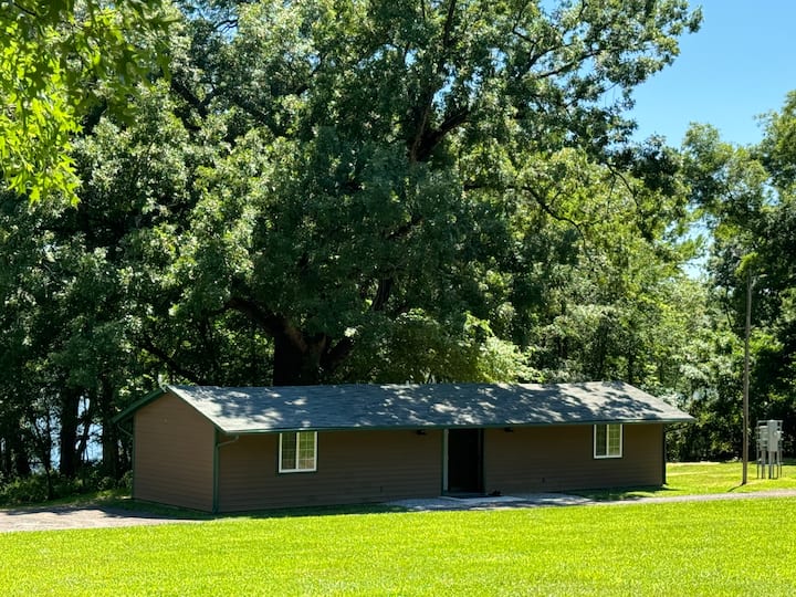 Cottage 24 - Cave Township, IL