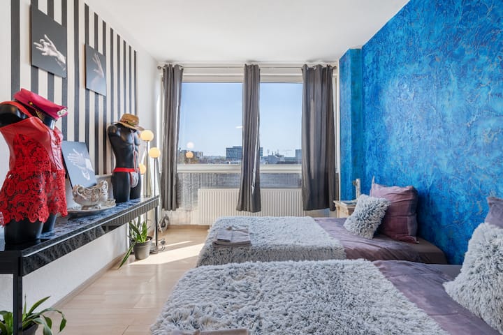 Odd Apt In Ghetto House To Hang Out With Friends - Berlín