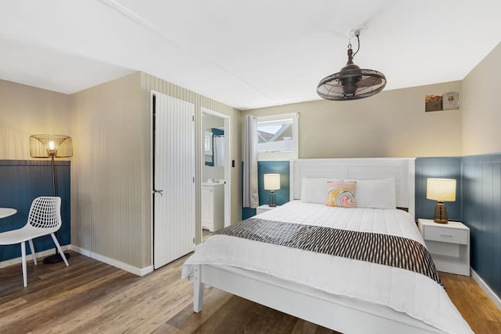 Cozy Queen Cottage - Wells, ME