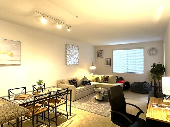 2b2b Luxury Center Location Apartment Complex - Laguna Woods, CA