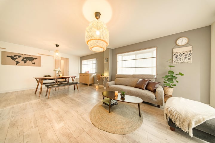 【亲子房源】独享一户建/超大室内空间/小路站3分/直达大阪城奈良难波/大屏投影/可住8人/4起居室 - Osaka, Japan