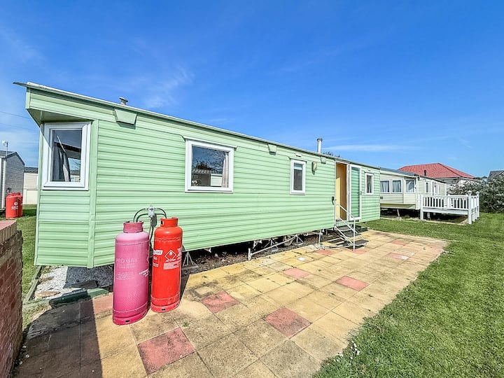 Great Caravan At Valley Farm, Essex Ref 46583v - Clacton-on-Sea