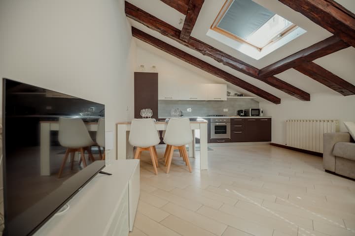 Attic With Terrace, Ac, Walk-in Wardrobe | Central - Trieste