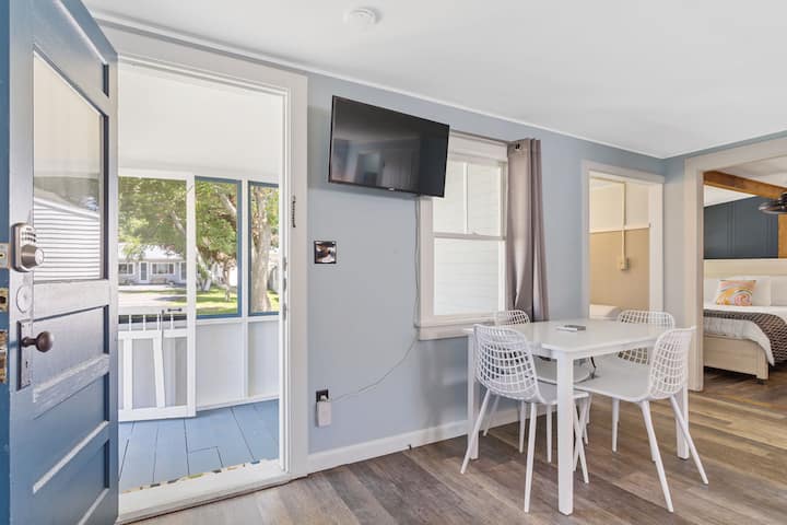 Cozy 2 Bedroom Cottage - Wells, ME