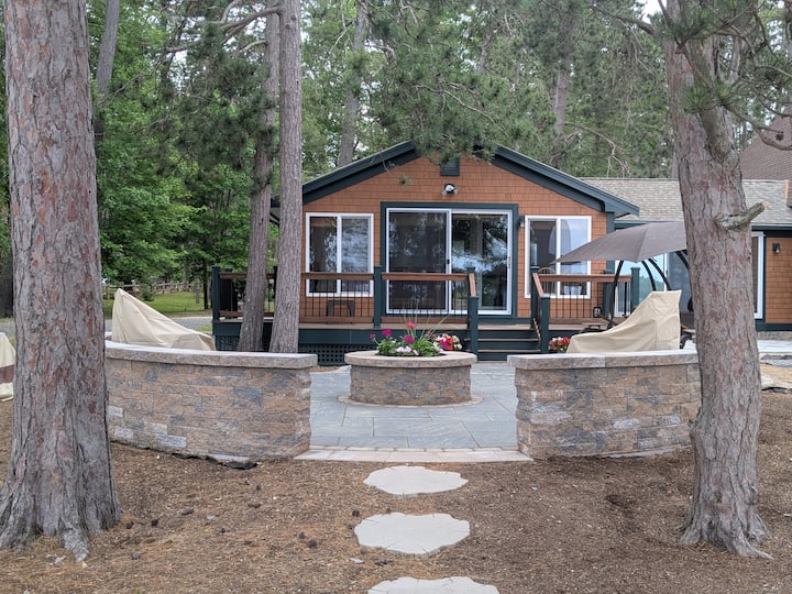 New-lake House Guest Cottage - Moultonborough, NH