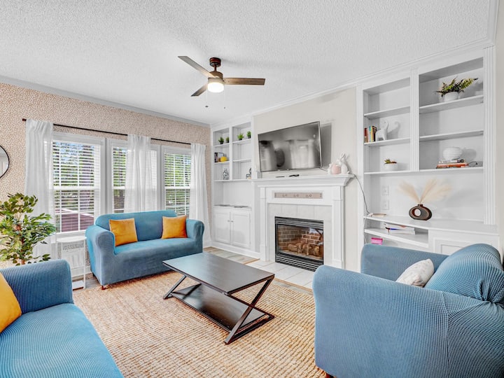 New Luxe Escape • 2 King Beds • Games + Fire Pit - 羅裡