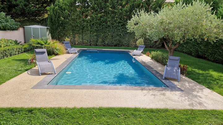 Villa Avec Piscine (Au Sel) & Jacuzzi - Bollène