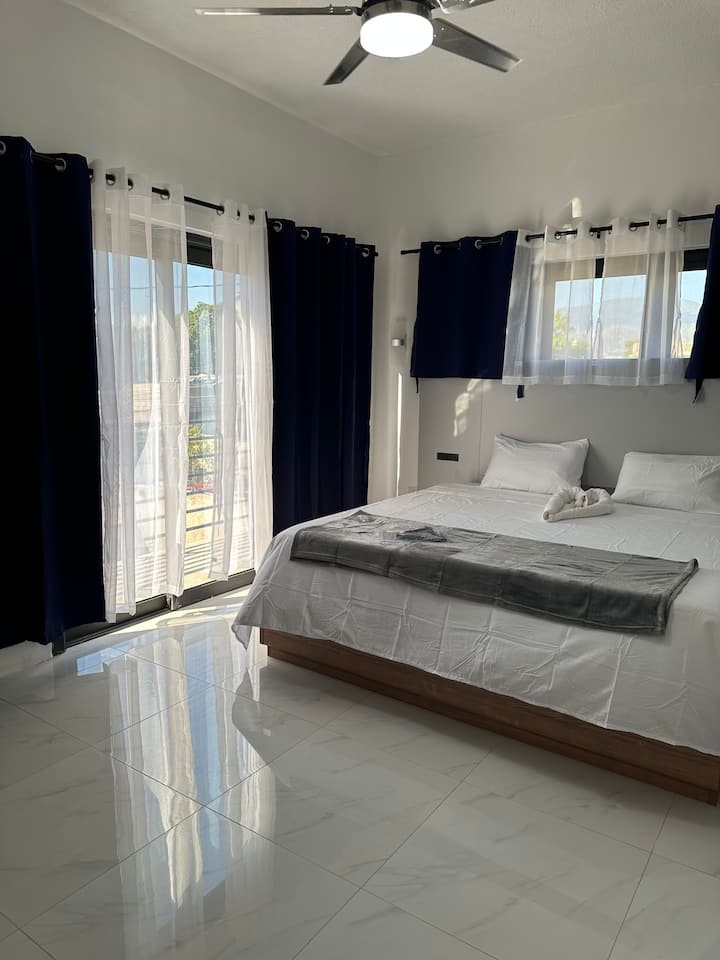 Signature Deluxe Rm 5 - Kingston