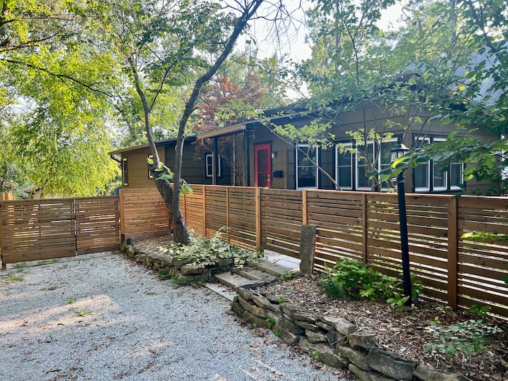 Bloomington Bliss: Private, Bright, Studio Walkout - Bloomington, IN