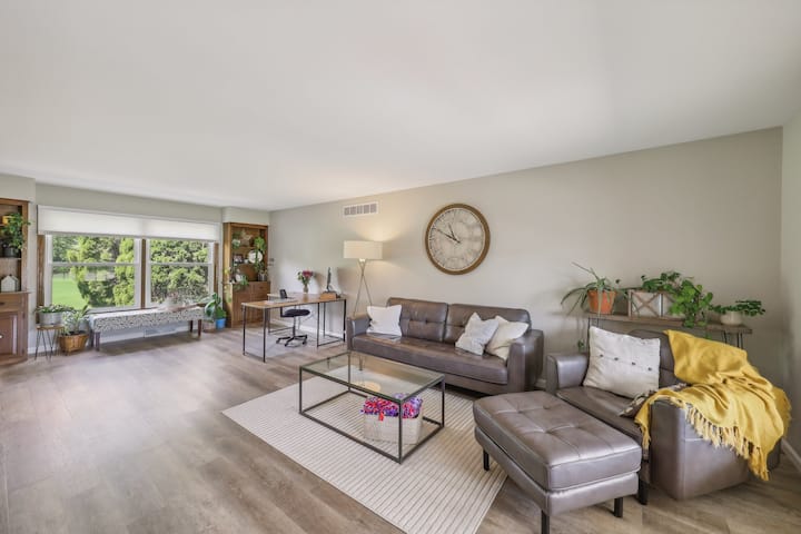 *New* Rnc & Harley Riders: Prime Location! - Brookfield, WI