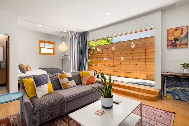 Artsy Venice Beach Canals Studio W/rooftop & Sauna - Santa Monica, CA