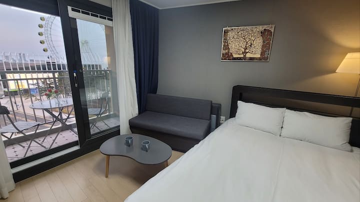 속초해변앞#최고뷰#공간 넓은 원룸 호텔# 가족,커플환영#취사가능#새매트리스교체 - Sokcho-si